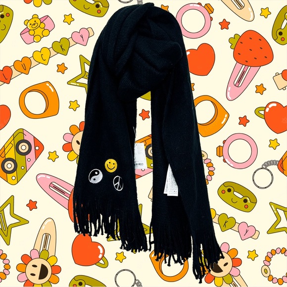 Forever 21 | Accessories | Nwt Womens Forever 2 Cozy Soft Smiley Face ...